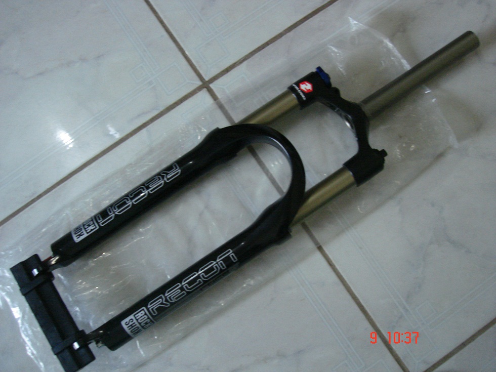 bikemania: Fork ROCK SHOX RECON n ARGYLE