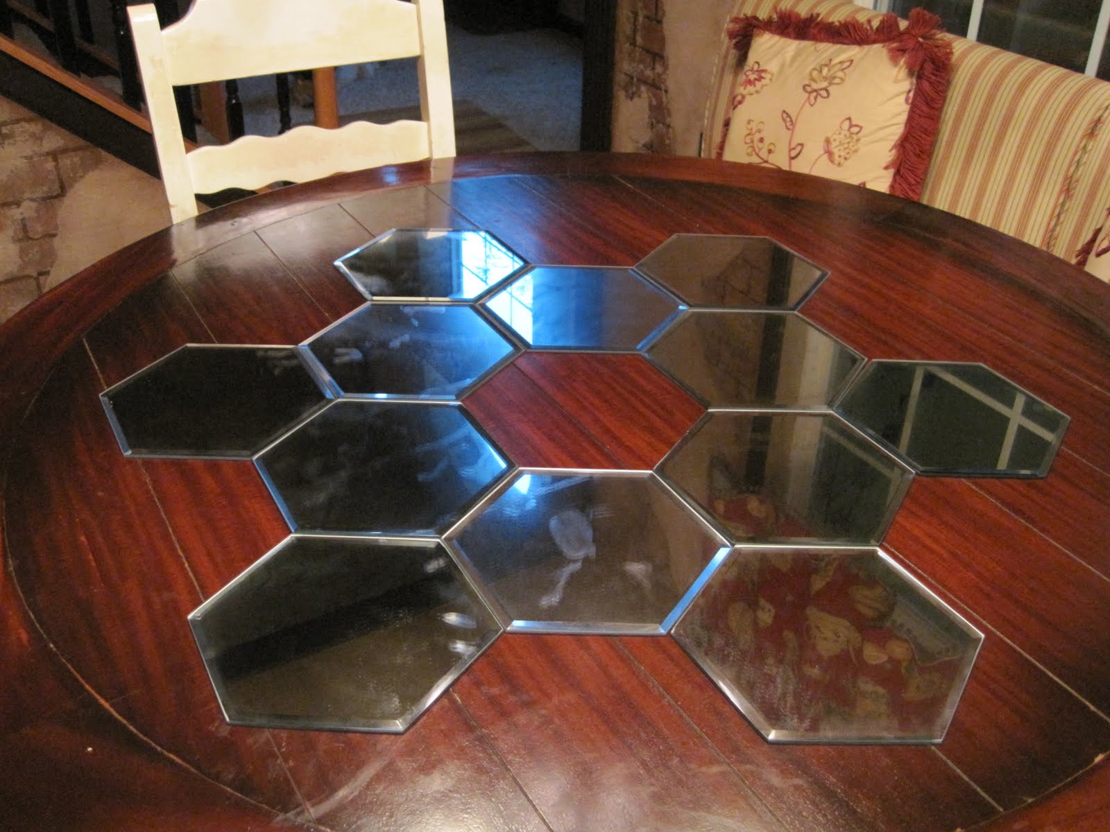 Faux Daddy Designs: Mirrored Ceiling Medallion