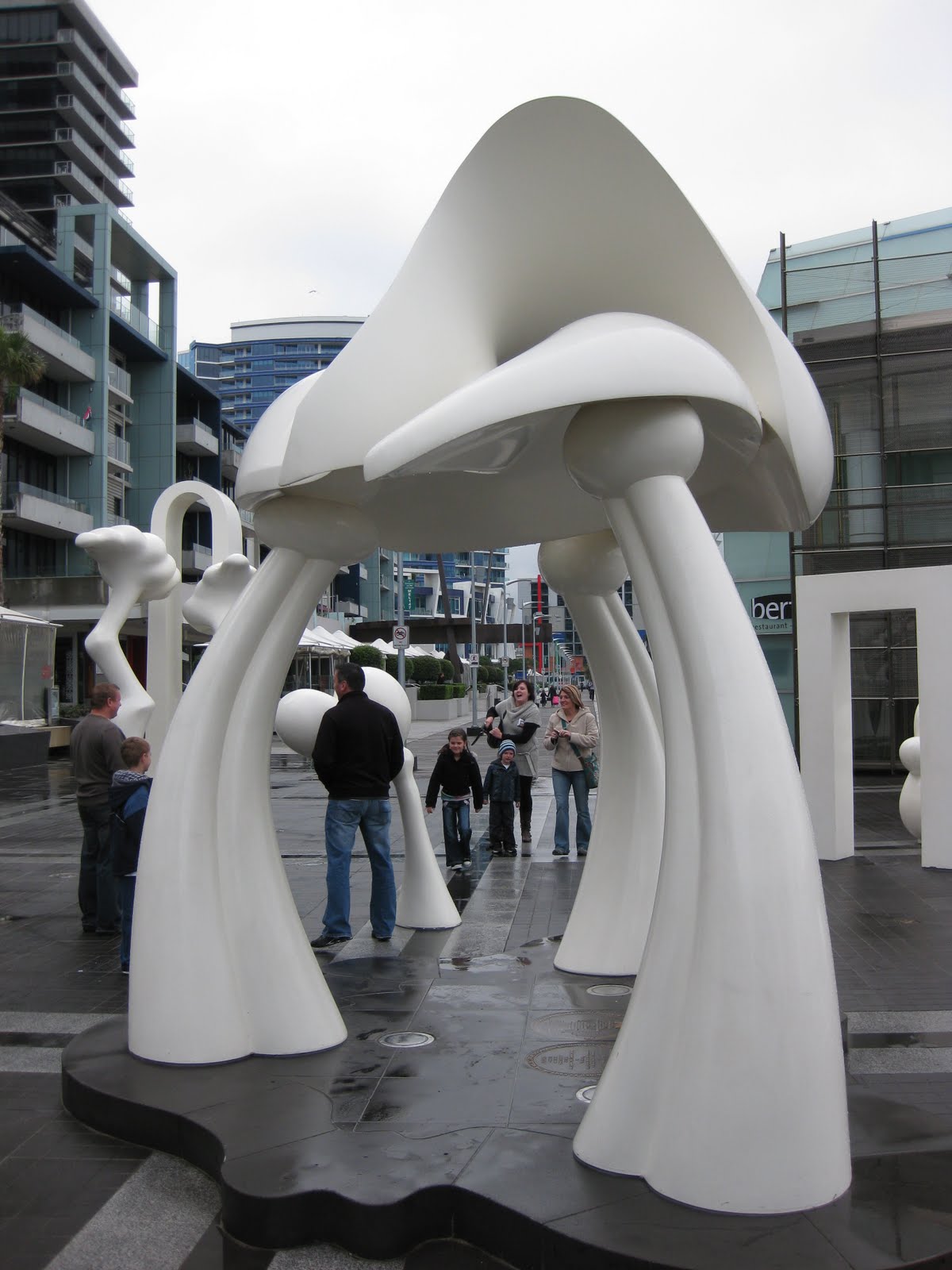 Khairi - Pottery Station: Arca Awam Sekitar Bandaraya Melbourne, Australia