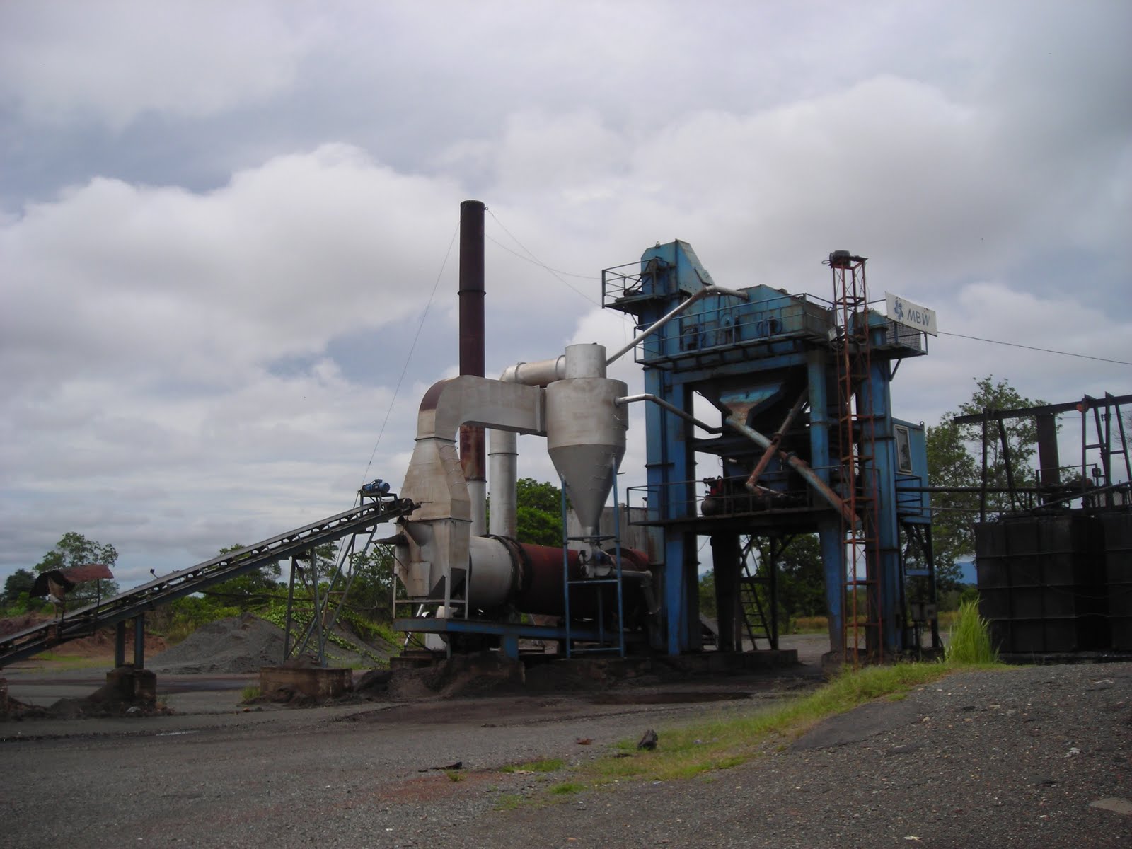 Batu Gunung Mulia (AMP & Stones Crusher): Asphalt Mixing Plant merk MBW