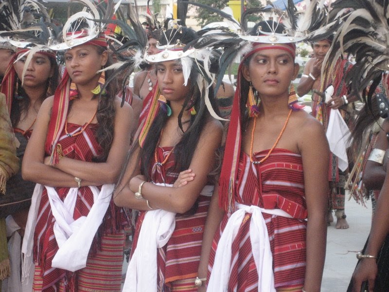 ViagensPalopianas: Trajes femininos de Timor-Leste!