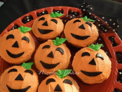 Confections, Cakes & Creations!: Halloween Jack O' Lantern Cupcakes