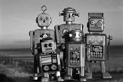 MATEN AL ROBOT!: La familia del robot