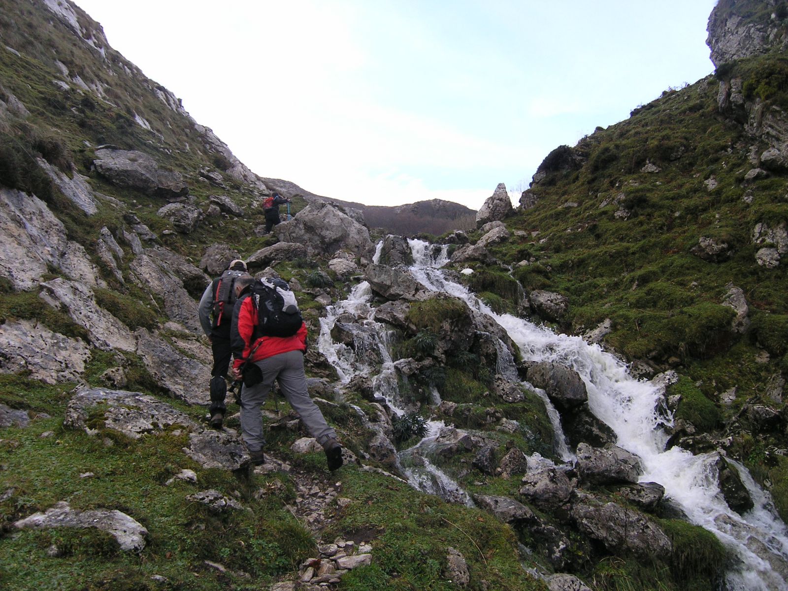 Camudando'l camín: Llagu La Ercina (Cangues d'Onís) - Picu Llombreras ...