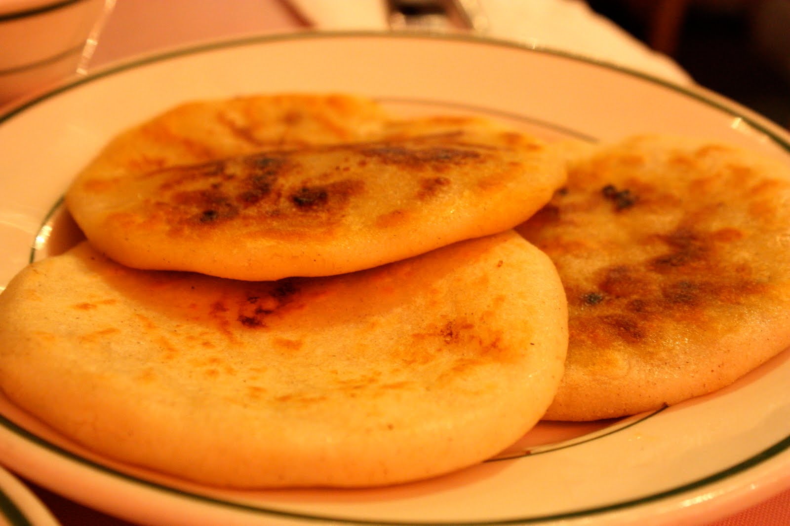 UNDER THE 7: THE ROOSEVELT AVENUE PROJECT: Pupusa Time