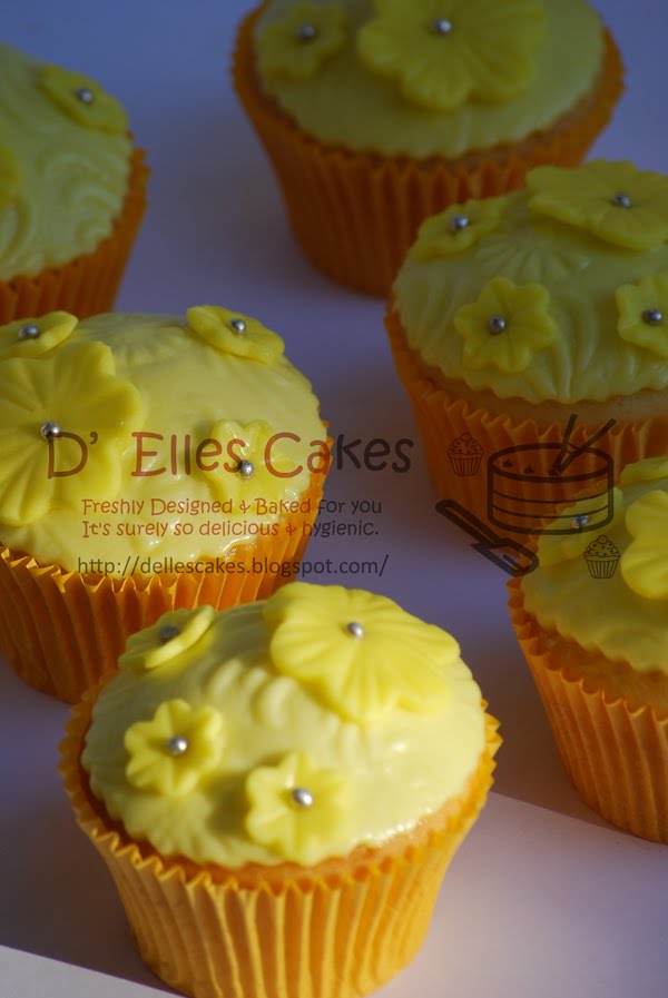 D' ELLES CAKES - Dellescakes: YELLOW FLOWERS CUPCAKES FOR DAFFODIL DAY ...