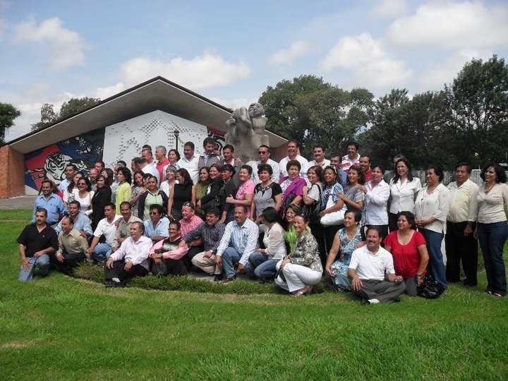 NORMALGUZMAN: LA NORMAL DE CIUDAD GUZMAN EN SUS EGRESADOS 1960-2005