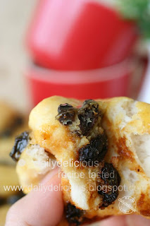 dailydelicious: Custard Raisin Bread: Soft and sweet bread, I know that ...