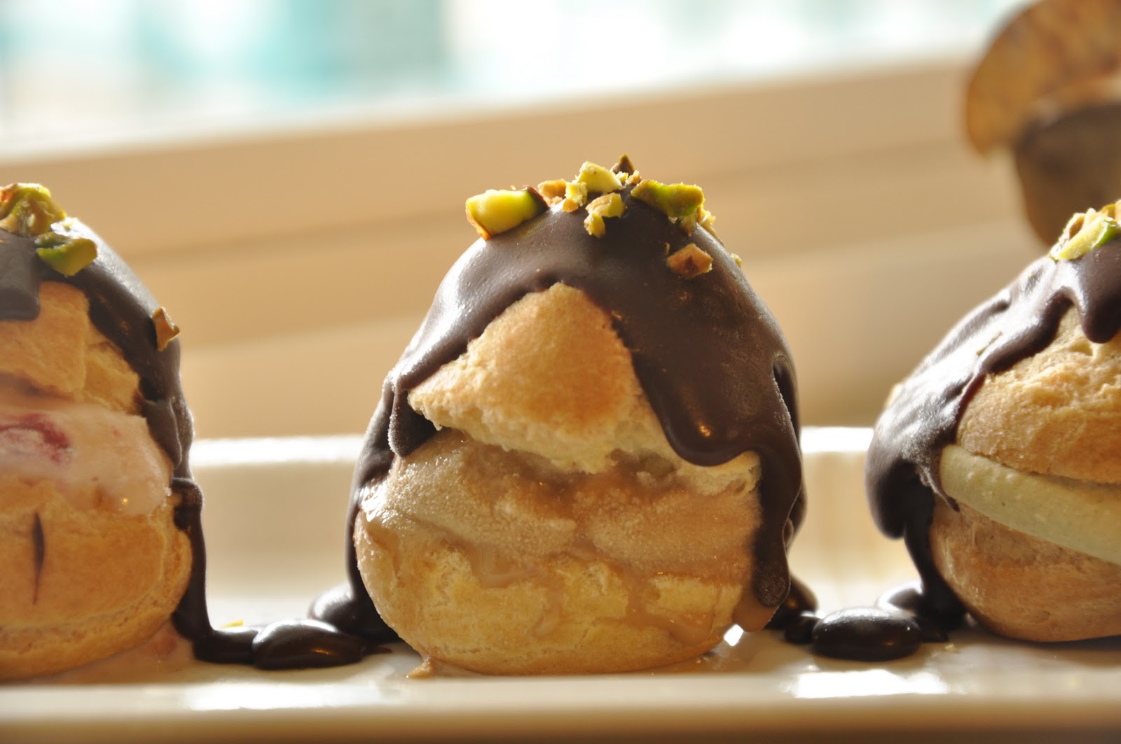 FACE YOUR BATTER ! !: Bake-oholic: Profiteroles & Gorilla Bread