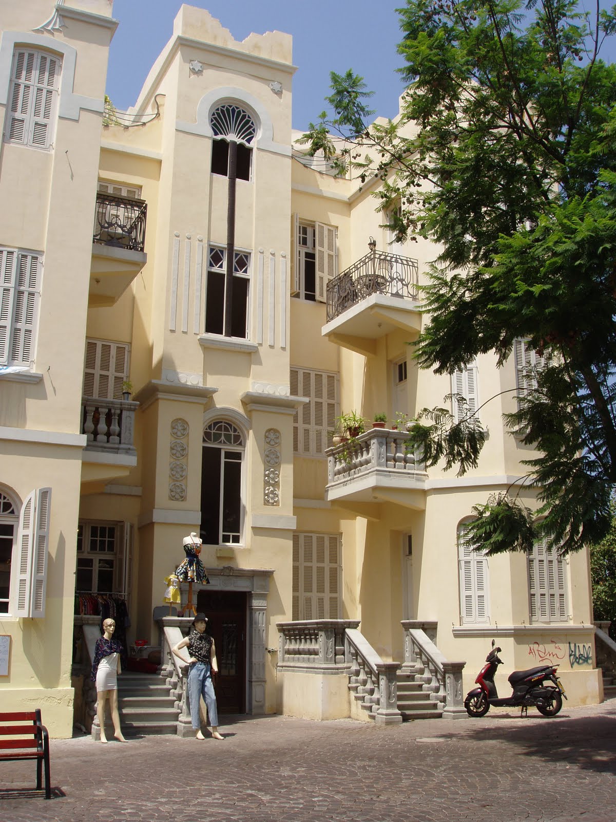 The Well-Appointed Catwalk: Israeli Design Part 3: Architecture