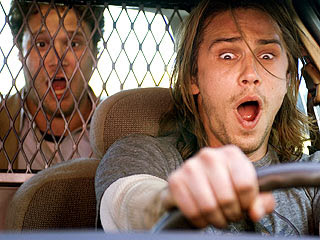 OTRO DÍA SALVANDO A LA HUMANIDAD: PIÑA EXPRESS, UNA PELICULA "FREAK"