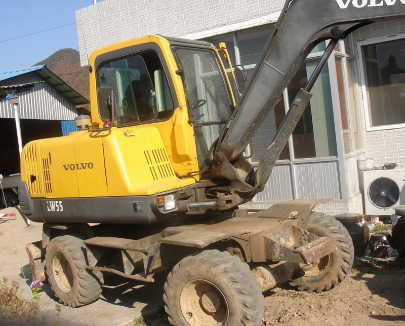 KOREA USED EXCAVATOR SALE: VOLVO EW55B / máy xúc cũ / www.excakorea.com