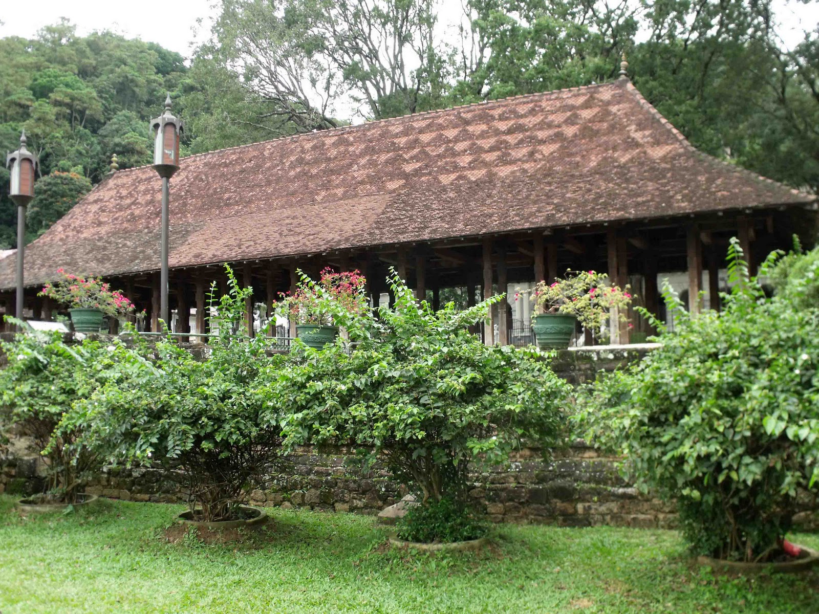 Images of Sri Lanka on blogspot.com: 'The Audience Hall', Kandy.