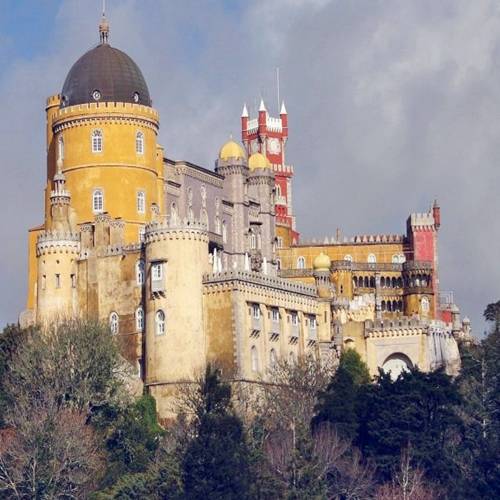 PAVAN MICKEY: 10 Most Fascinating Castles and Palaces