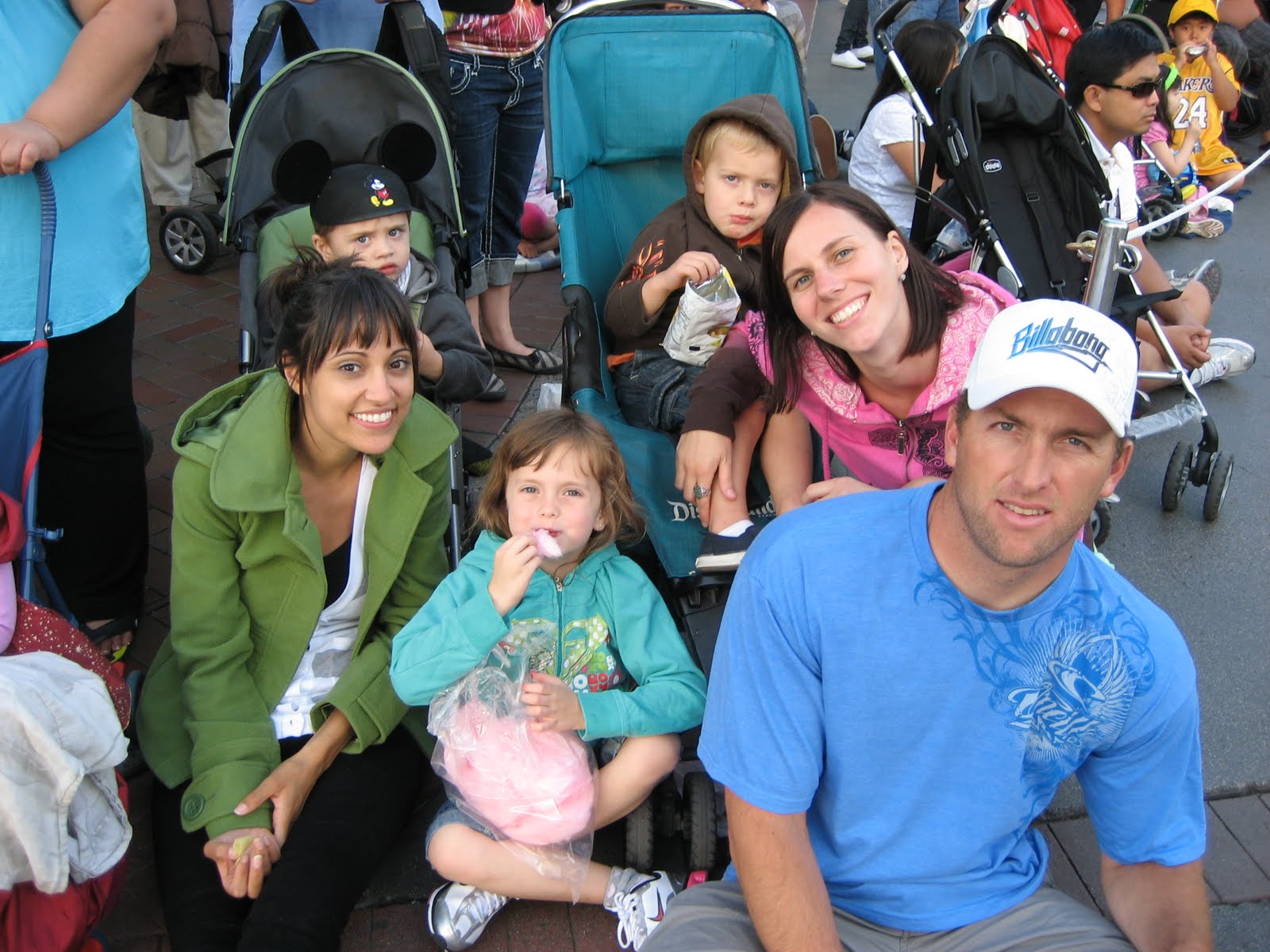 The Sotelo Family: Spending time with family at Disneyland!