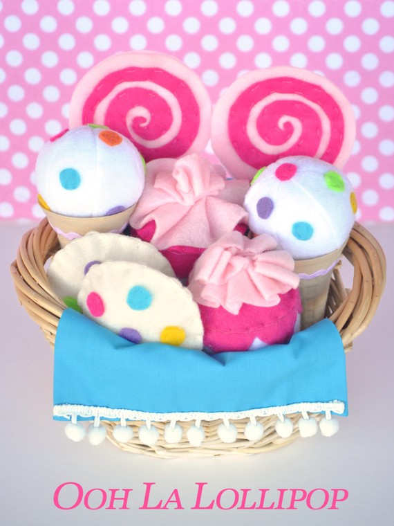 {Cupcake Monday & Surprise Giveaway} Adorable Felt Treats from Ooh La ...