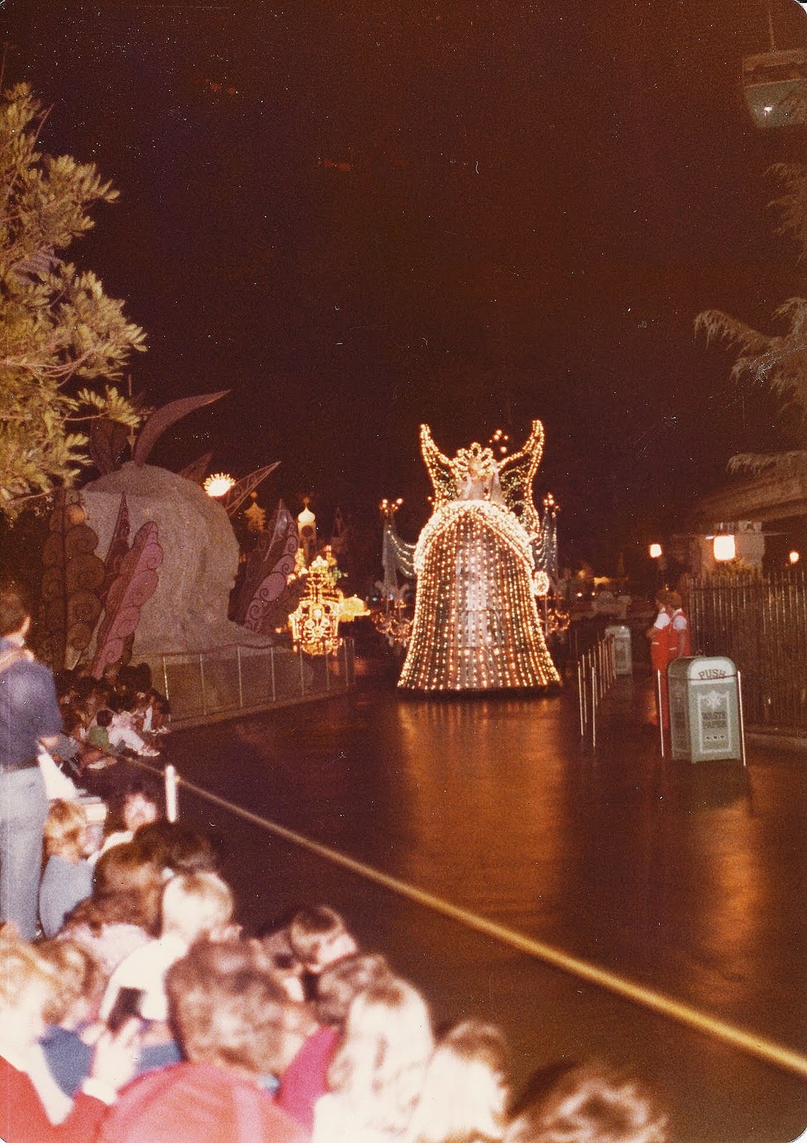 Disney On Parole: The DISNEYLAND Main Street Electrical Parade