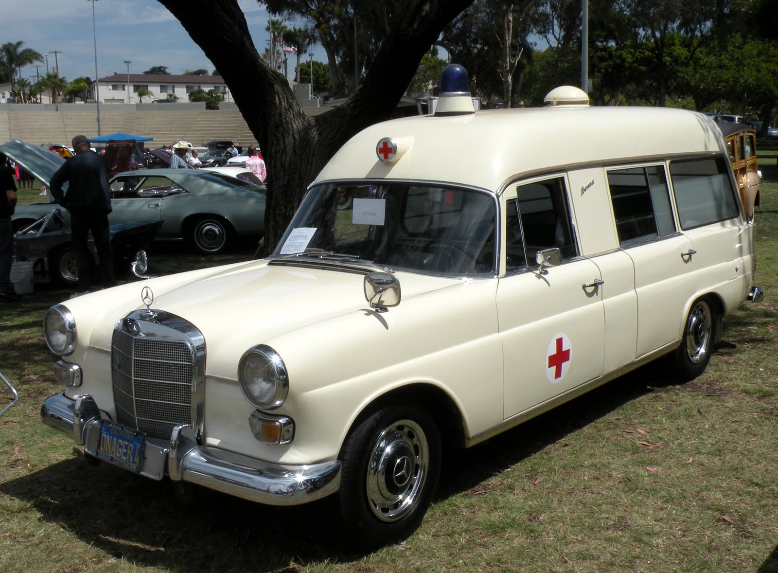 Ambulance and Hearse pics | Page 4 | Rods 'n' Sods - UK Hot Rod ...