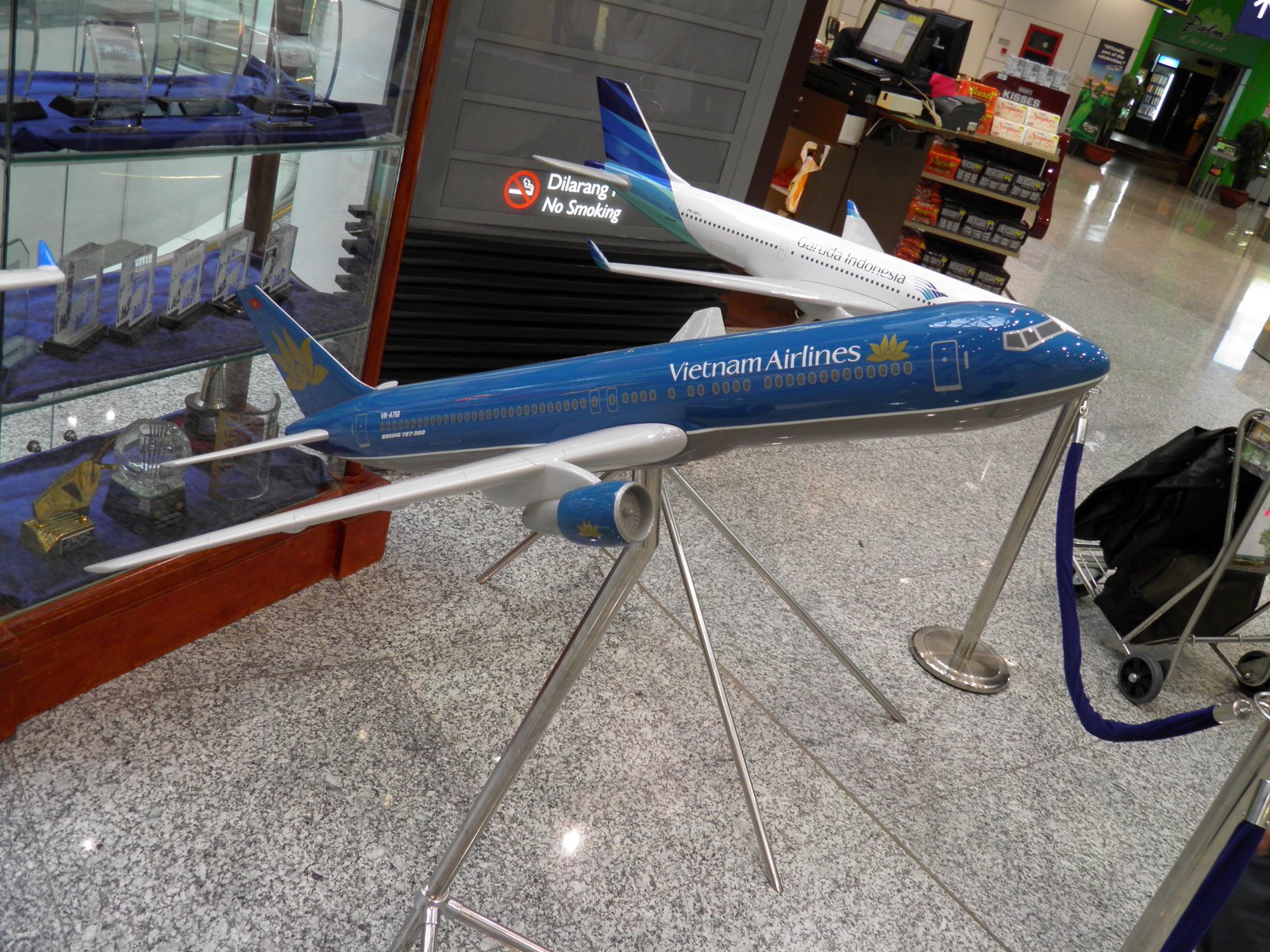 Hazwan Zharif: Aircraft models (REALLY BIG)