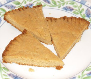 Don't Eat the Paste: Honey Shortbread with printable recipe card
