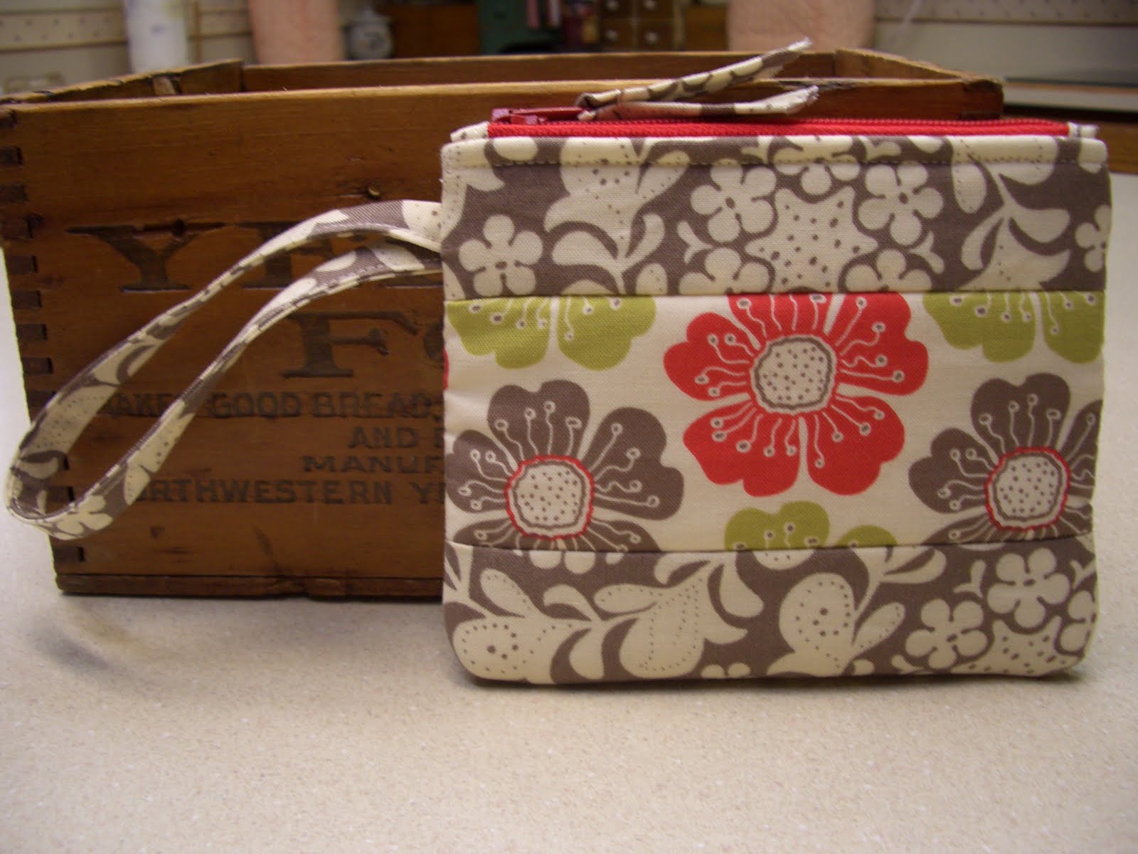 Elkhorn Quilts: Zippers are NO BIG DEAL!!! Just ask Terry Atkinson and Me