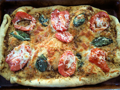 Mom Getting Fit: Fresh Tomato Basil Flatbread