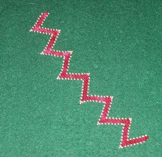 Queenie's Beads: WIP Russian Leaf Done in Peyote - Part 1