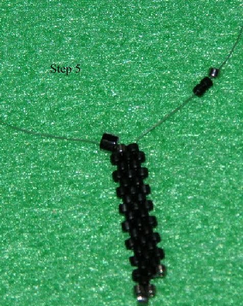 Queenie's Beads: Russian Leaf Done in Peyote Part 1