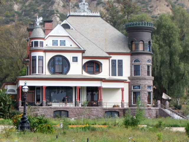 THE VIEW FROM MY CAMERA: The Piru Mansion - Piru, CA