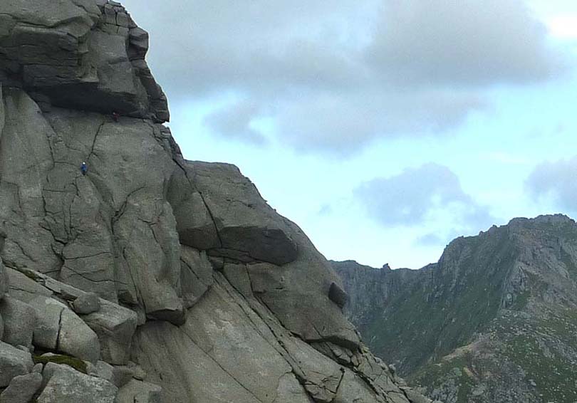 Alex and Bob`s Blue Sky Scotland: Caisteal Abhail. Arran Ridge.