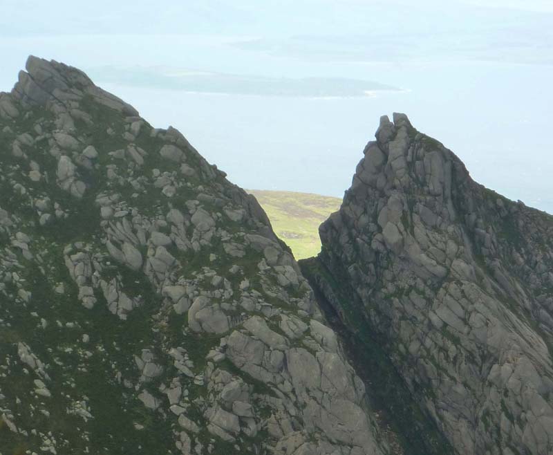 Alex and Bob`s Blue Sky Scotland: Caisteal Abhail. Arran Ridge.