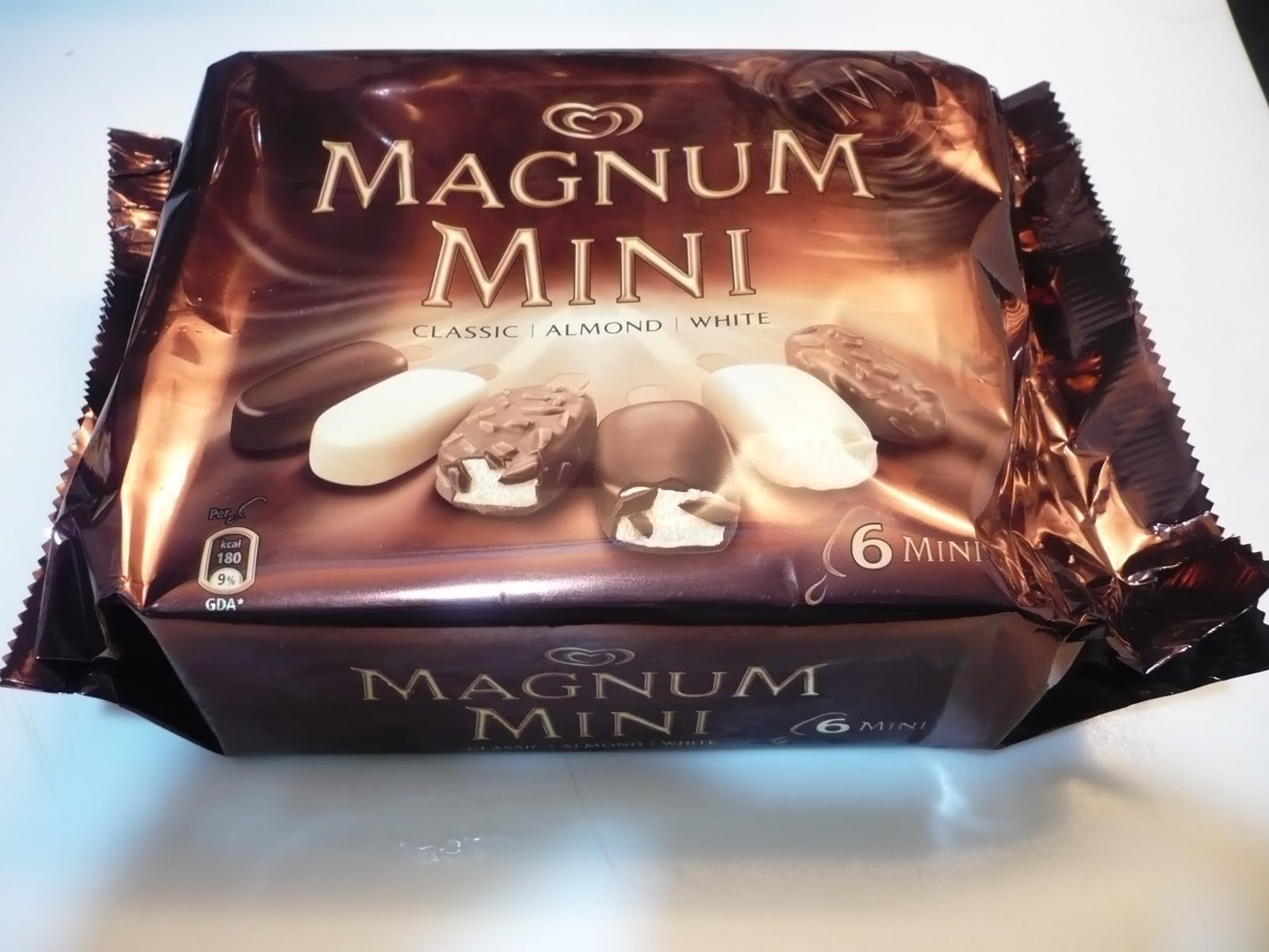 White Rose Truffle: Wall's Magnum Mini