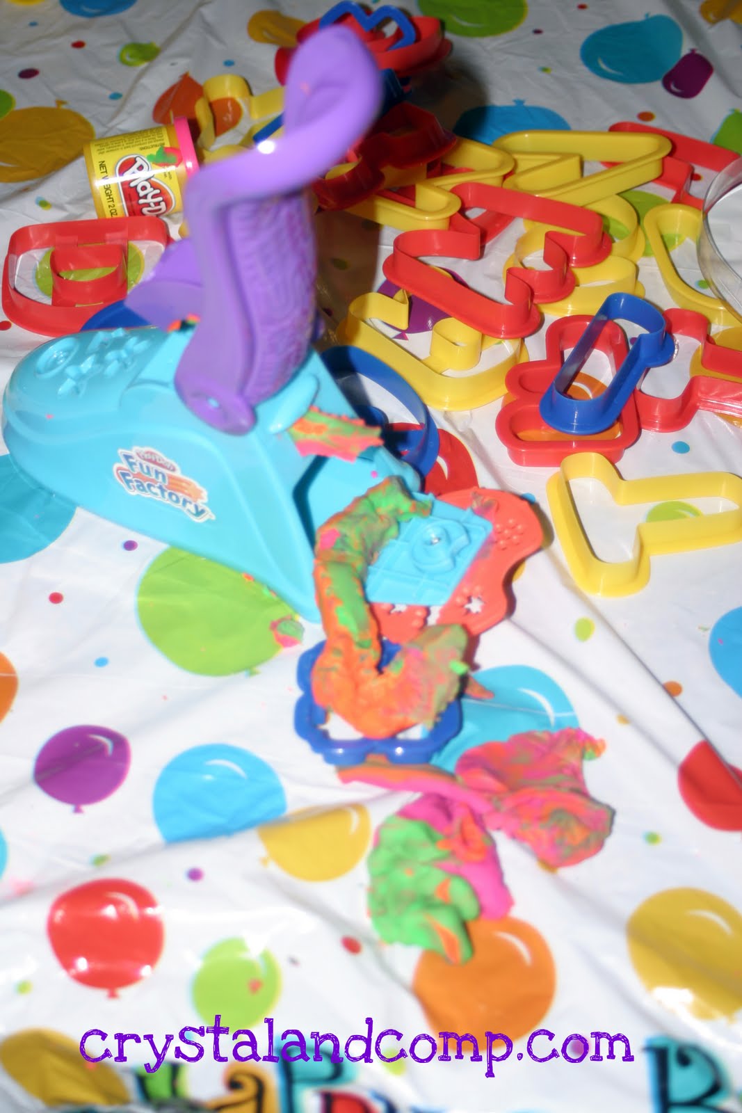 Make Kiddy Craft Clean Up Easy - CrystalandComp.com