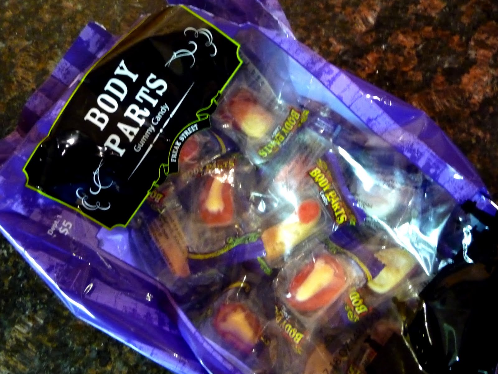 Everybody Loves Raymond...and Kat: severed body parts...mmm!