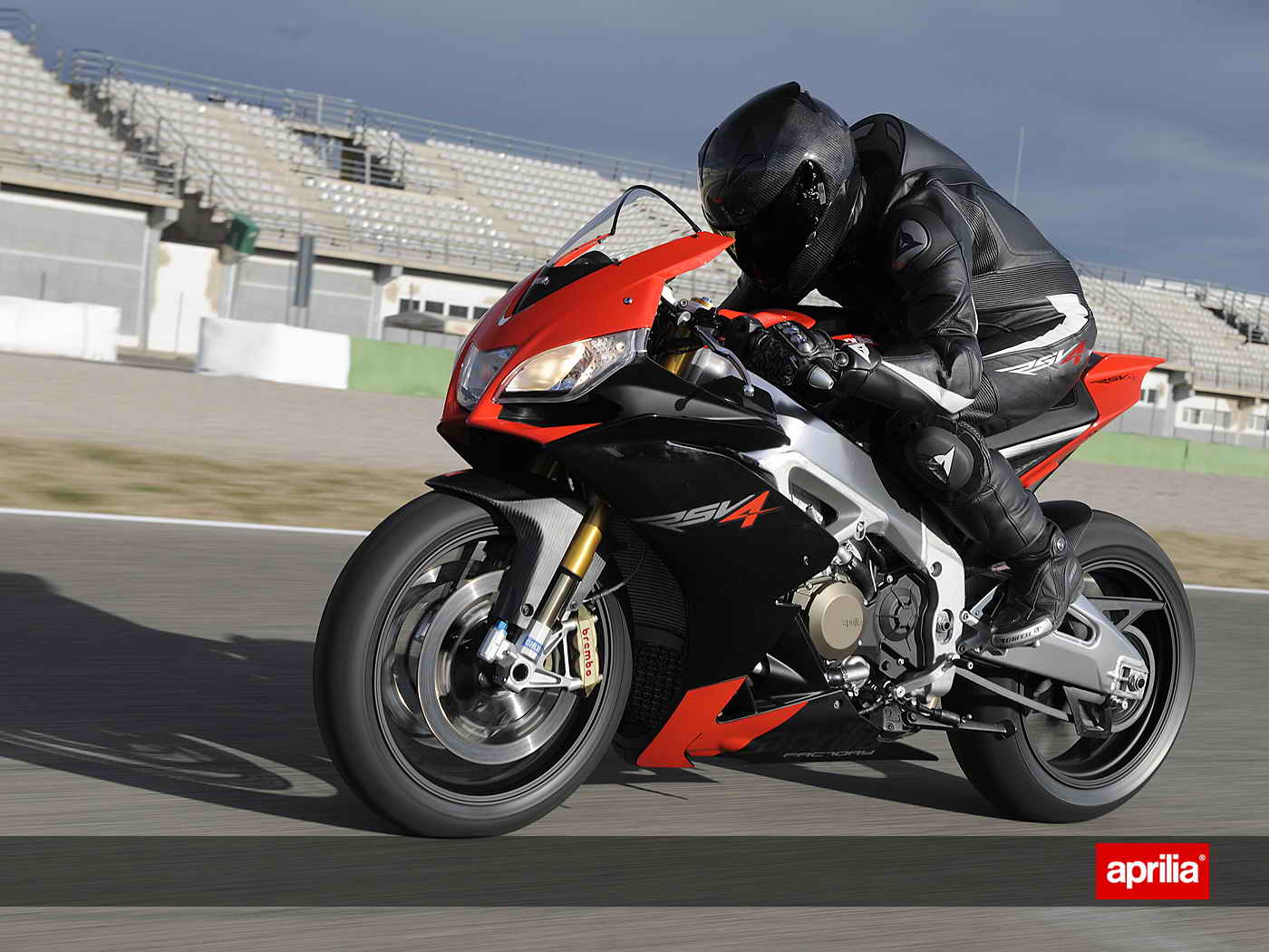 Modified motorcycle: Aprilia RSV4 R Specifications and Reviews