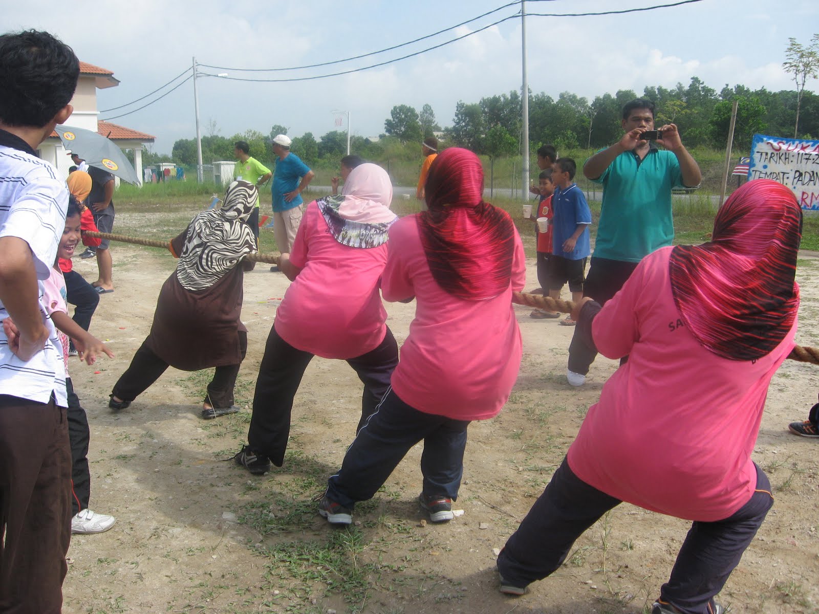SAUJANA RAWANG: SUKANEKA PERTAMA TSR