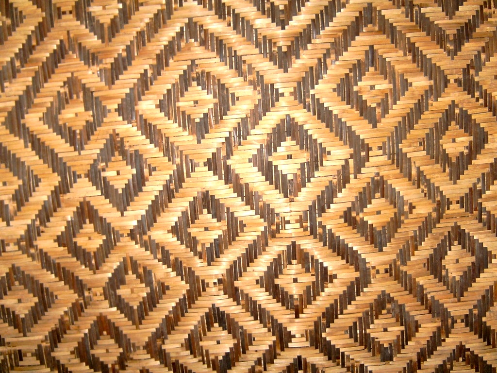 Indonesian Traditional Bamboo Wall: >> MOTIF ANYAMAN BAMBU TRADISIONAL