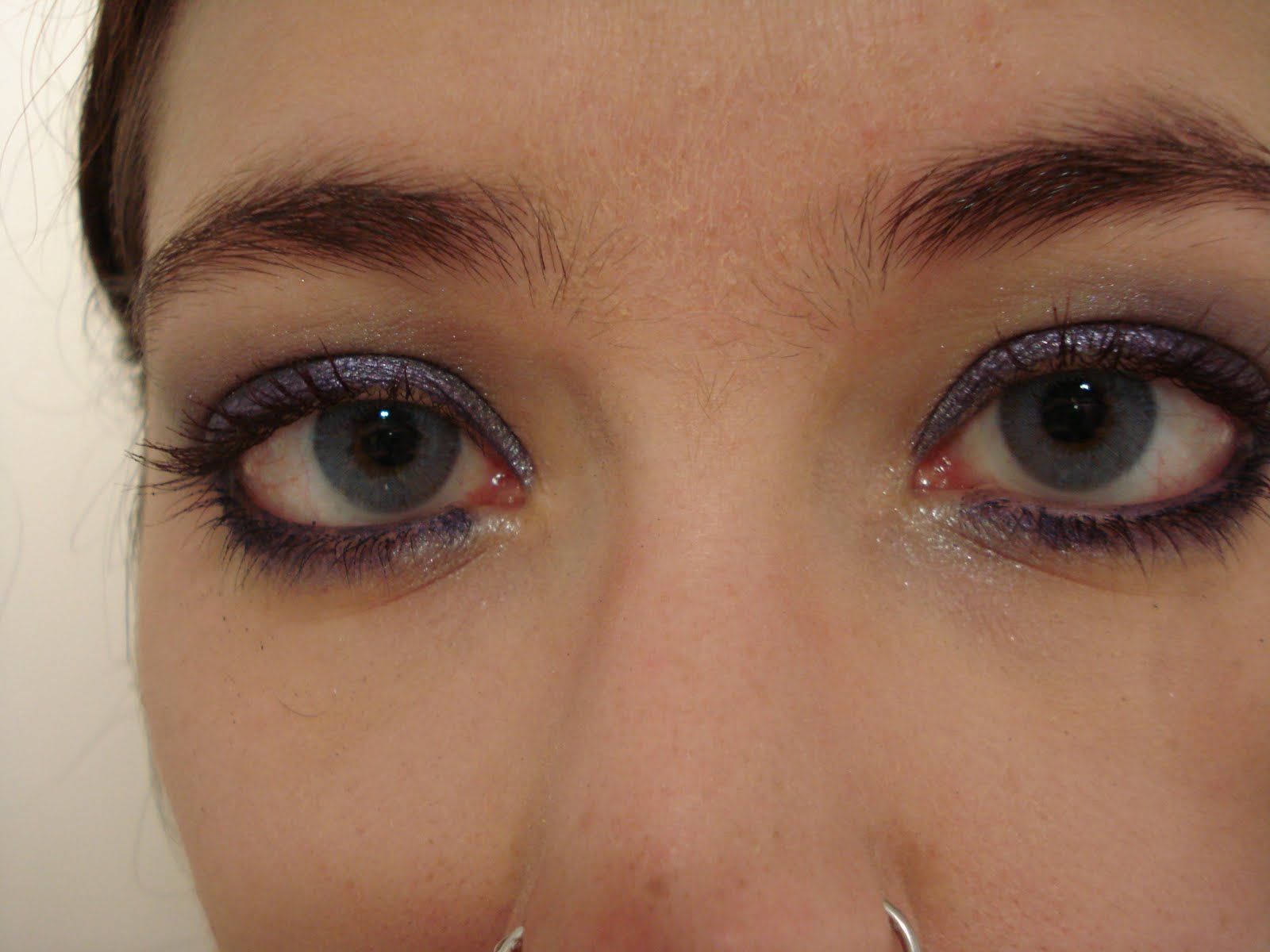 TAKE MY MEDICINE: Look ojos en color morado