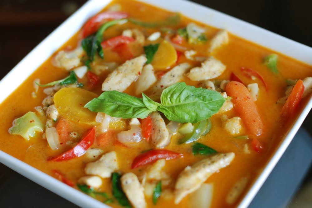 Flwoke...flavors off the wok: Red Curry with Chicken (Thai Style)
