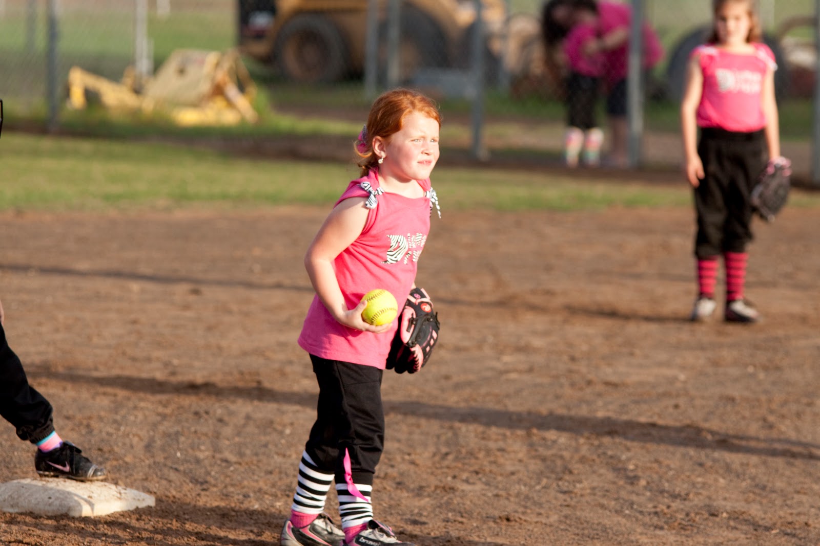 Diamond Divas: 3rd Softball Game - 4-23-2010
