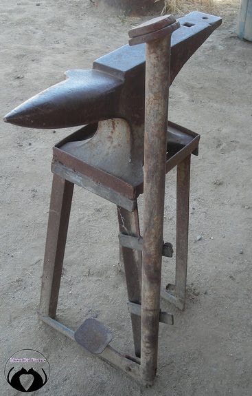 Dees Livestock: Farrier Anvil For Sale