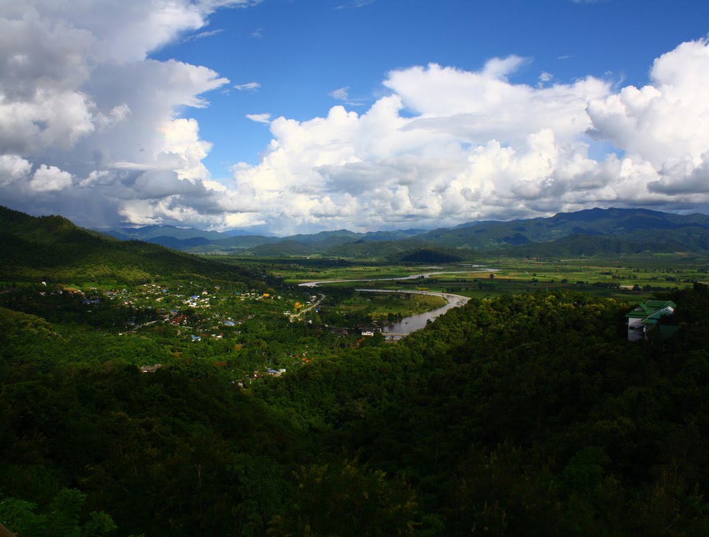 Travel to Lanna ล้านนา: Thaton ท่าตอน, the mountains, the Mae Kok River ...