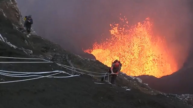 EarthCurrent: Video: Climbing into a Volcano