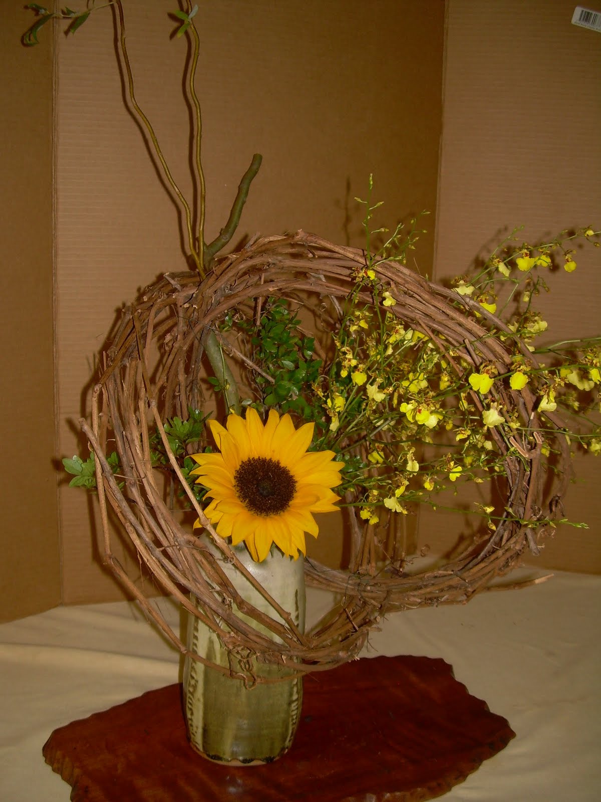 Orchids and Ikebana: Vines Design