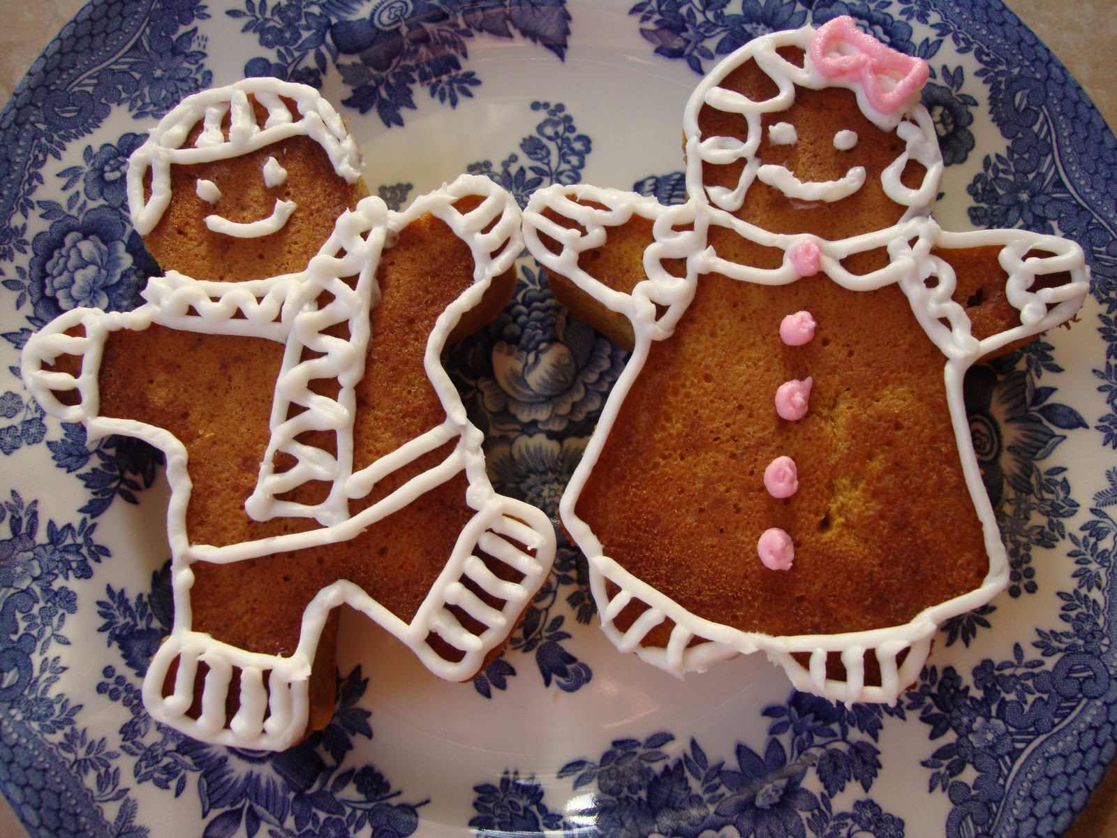 29 Days of Pumpkin: Day 25 - No Roll Pumpkin Gingerbread Men