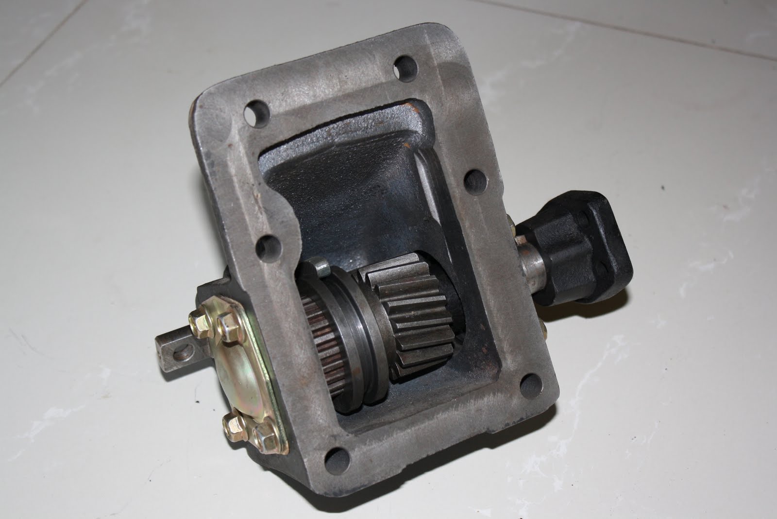 Power Take Off ( PTO): PTO Mitsubishi