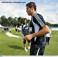Real Madrid Zone: Raul and Cristiano Ronaldo play Hurling (Photo Gallery)