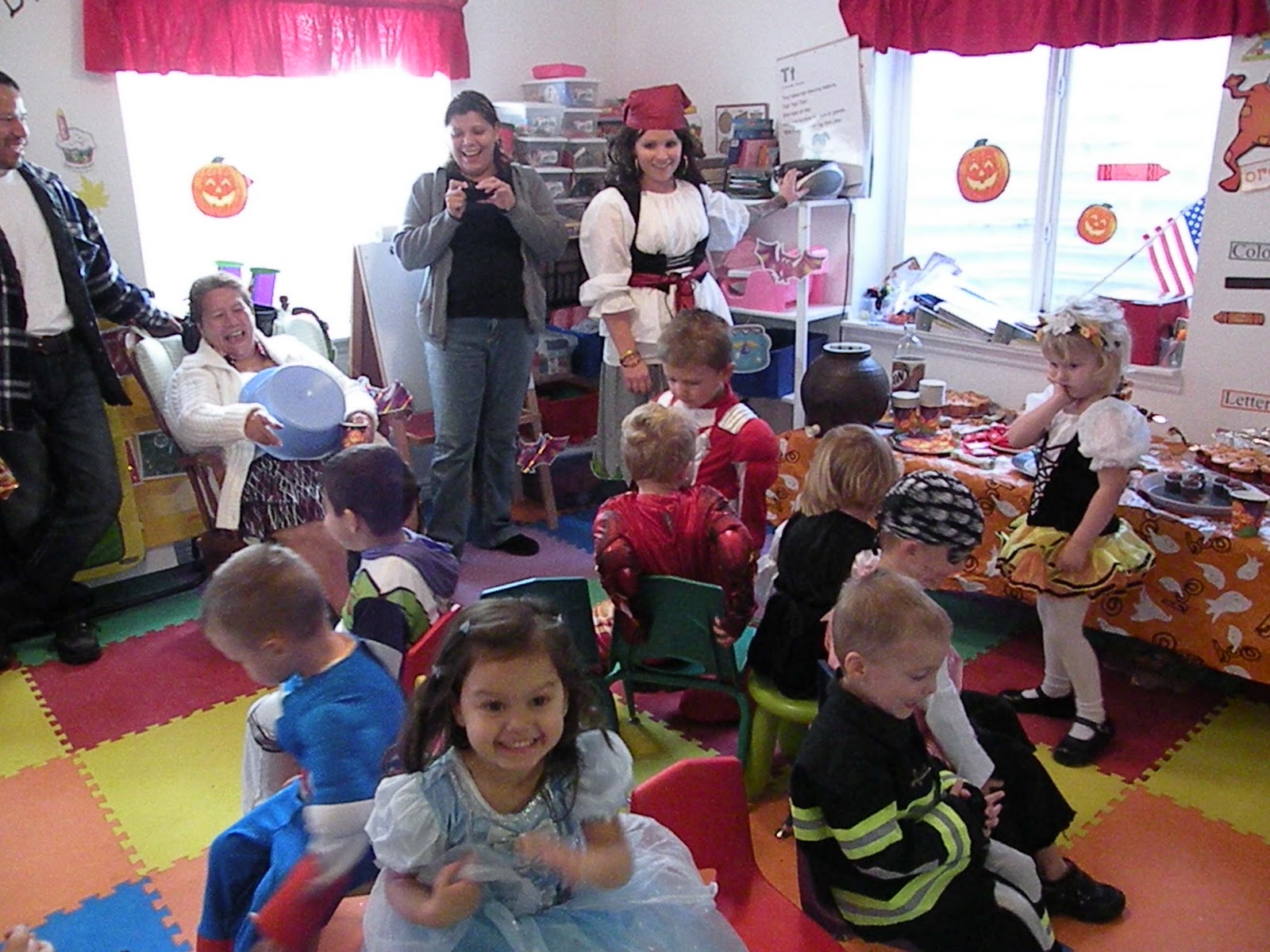 Mrs Krissi's Preschool: Three year old preschool party.