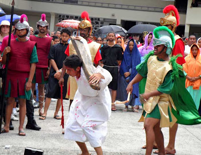 Ron and Liz's Travels: Good Friday-- Panama City