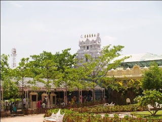 My Blog - www.suryanarayana.com: A visit to Basara Temple